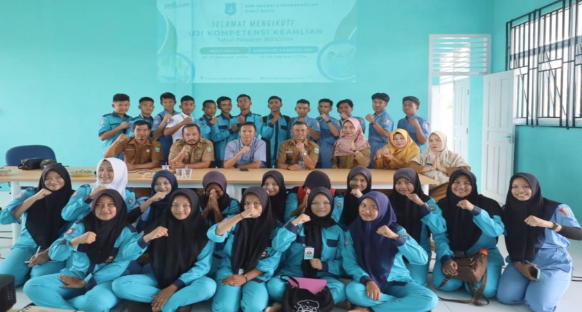UKK MULTIMEDIA Dan AIRFRAME POWERPLANT SMKN 2 PENERBANGAN BUKIT BATU ...